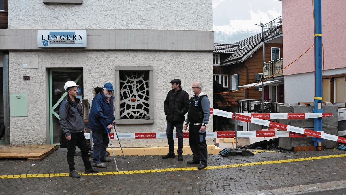 Lungern Künstler Lukas Gasser Kämpft Um Seine Fenster