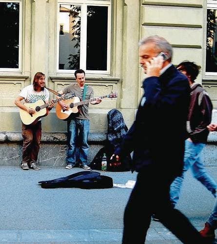 Von der Strasse auf die Bühne Von der Strasse auf die Bühne