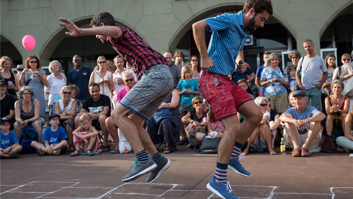 Tanzfest Basel - Hacke, Spitze, hoch das Bein! Tanzfest Basel - Hacke, Spitze, hoch das Bein!
