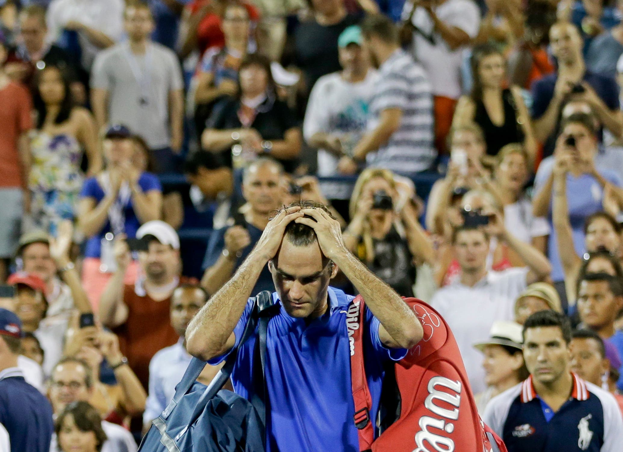 Bildstrecke - Bittere Niederlage von Roger Federer gegen Tommy Robredo Bildstrecke - Bittere Niederlage von Roger Federer gegen Tommy Robredo