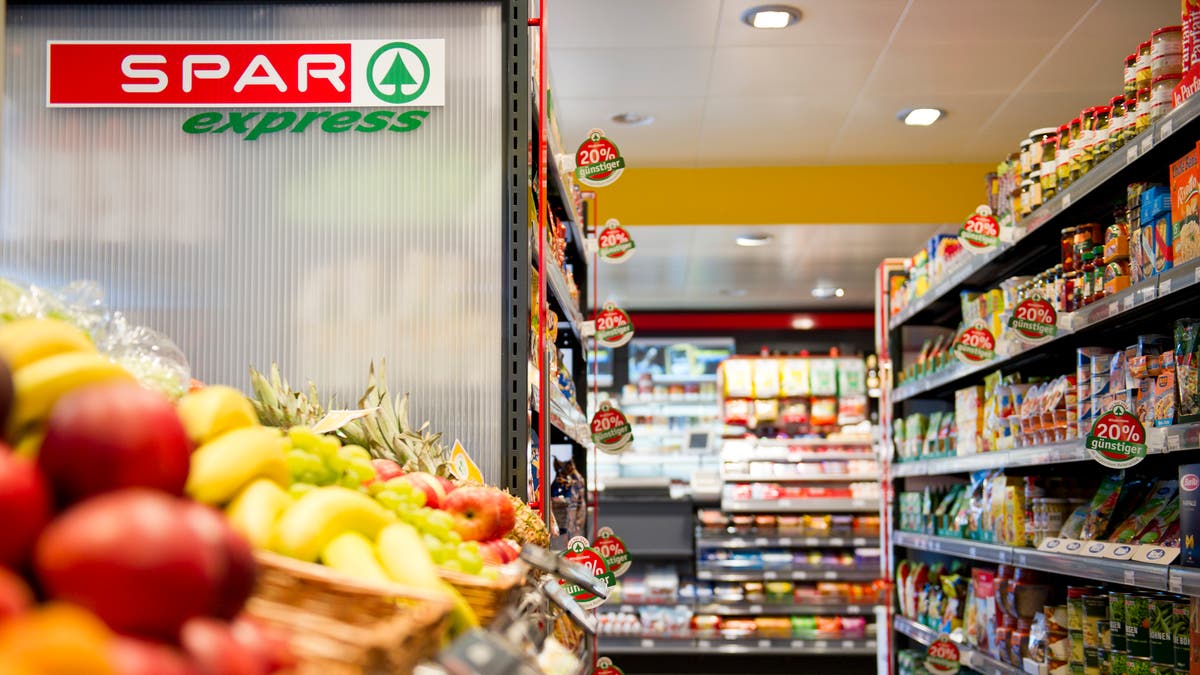 Kunden stürmen Spar-Läden: Wie der Lebensmittelhändler fast ein Viertel ... Kunden stürmen Spar-Läden: Wie der Lebensmittelhändler fast ein Viertel ...